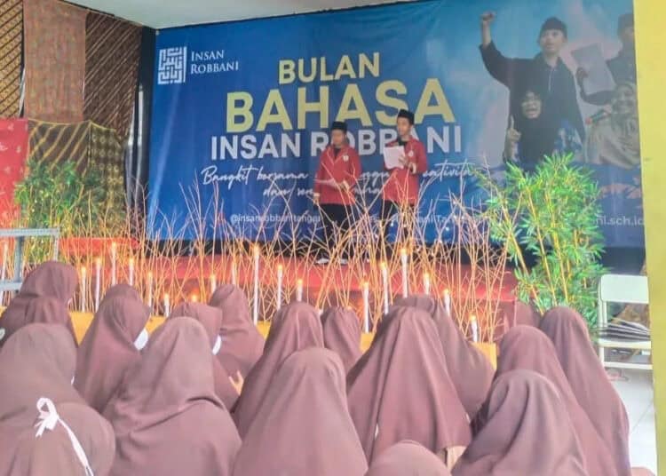 Pelajar SMP IP Insan Robbani Adu Kreatifitas di Ajang Bulan Bahasa dan ...