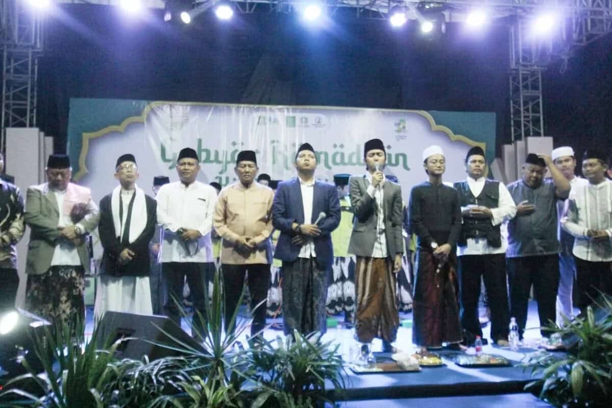 Gus Azmi Meriahkan Malam Puncak Gebyar Ramadan Karim Al-Ittihad ...